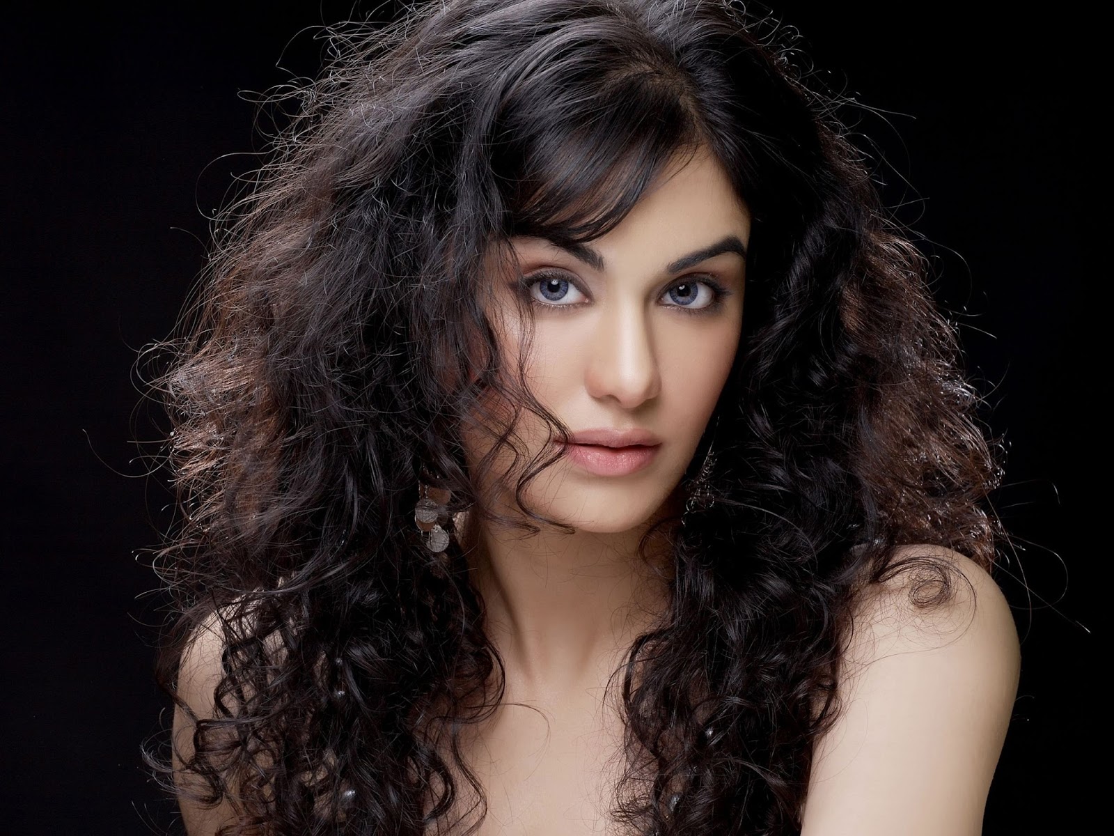 Commando 2 Movie Actress Adah Sharma Images & HD Wallpapers