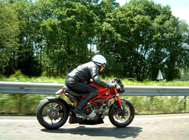 Il Ducatista - Desmo Magazine: Special Ducati Monster 1100 – Tuning S2R1K