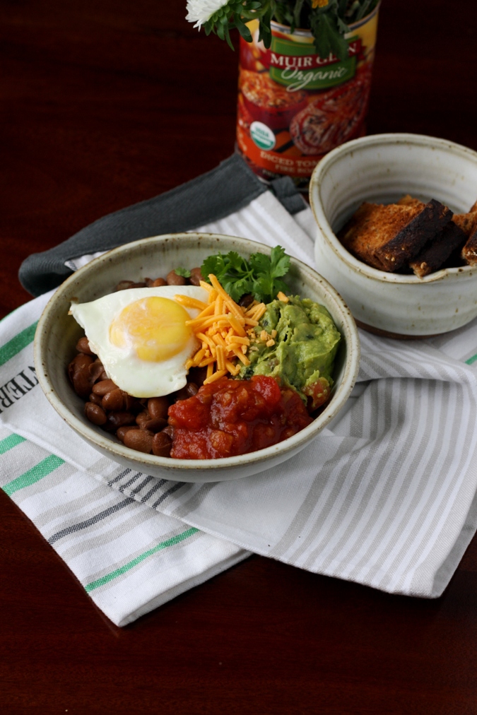 Mango & Tomato: Vegetarian Pinto Beans Breakfast Bowl With A Fried Egg