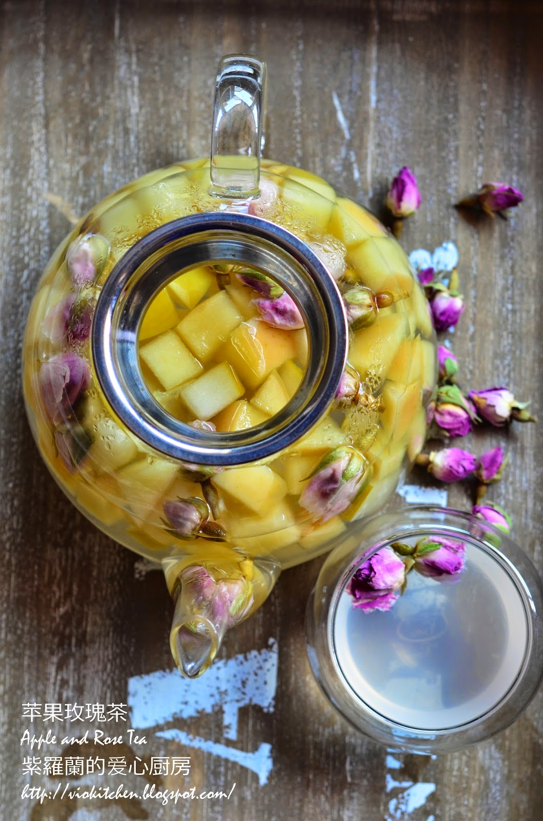 Violet's Kitchen ~♥紫羅蘭的爱心厨房♥~ : 苹果玫瑰茶 Apple and Rose Tea