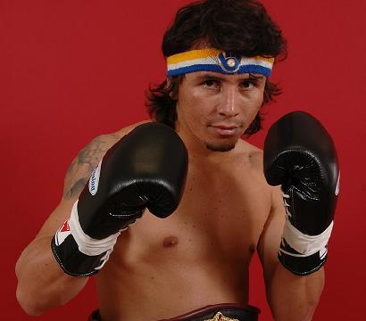 ESTO PASO: 2010: MURIÓ Edwin Valero, boxeador venezolano (n. 1981).