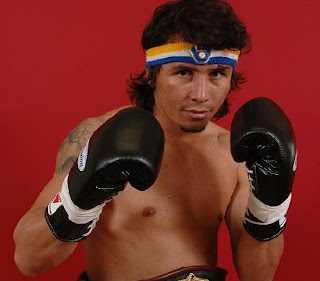 ESTO PASO: 2010: MURIÓ Edwin Valero, boxeador venezolano (n. 1981).