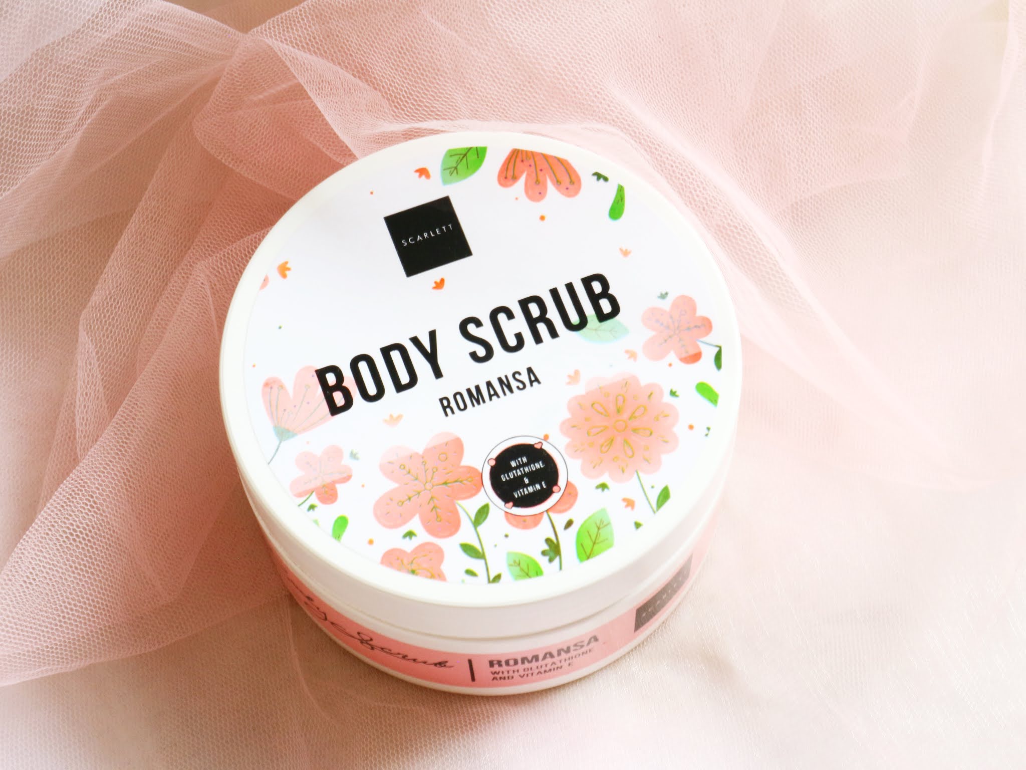 Review: Scarlett Whitening Body Care, Produk Viral yang Bikin Kulit ...