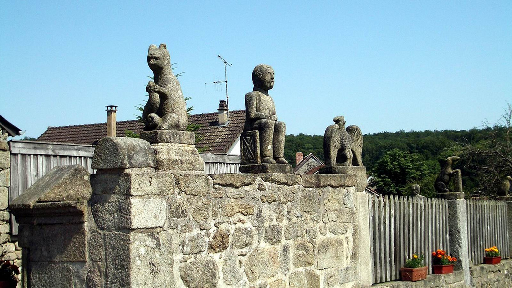 Outsider Environments Europe: François Michaud, Masgot, Village avec ...