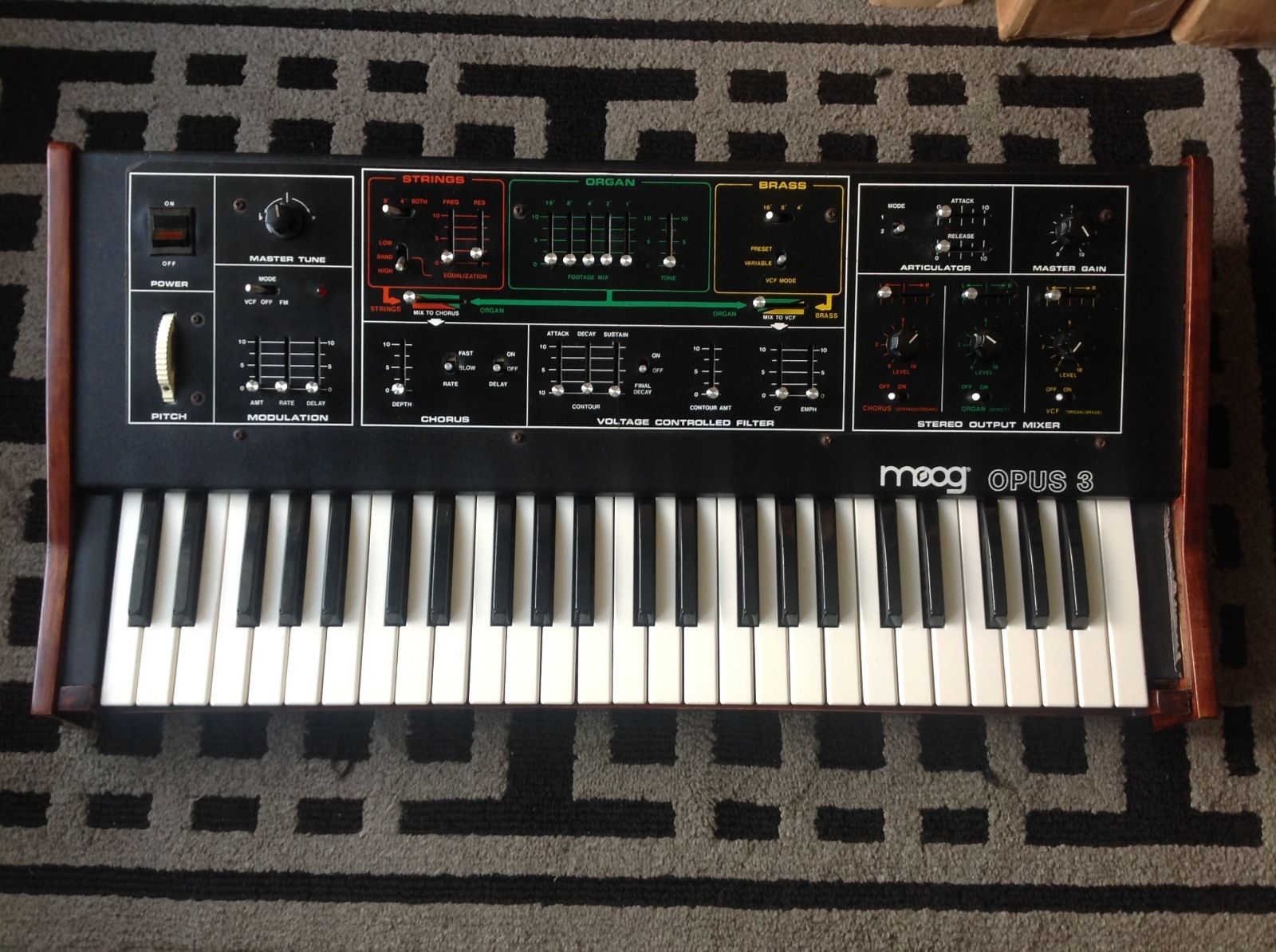 MATRIXSYNTH: MOOG OPUS 3 VINTAGE SYNTH