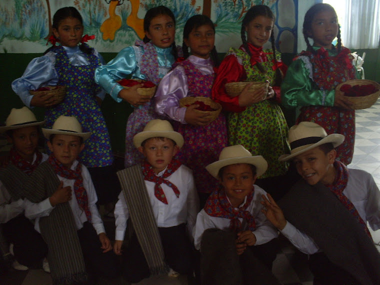 TIENDA DE ALQUILER DE DISFRACES Y TRAJES FOLCLÓRICOS