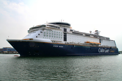 kships: Color Magic in Kiel, 22 May 2011