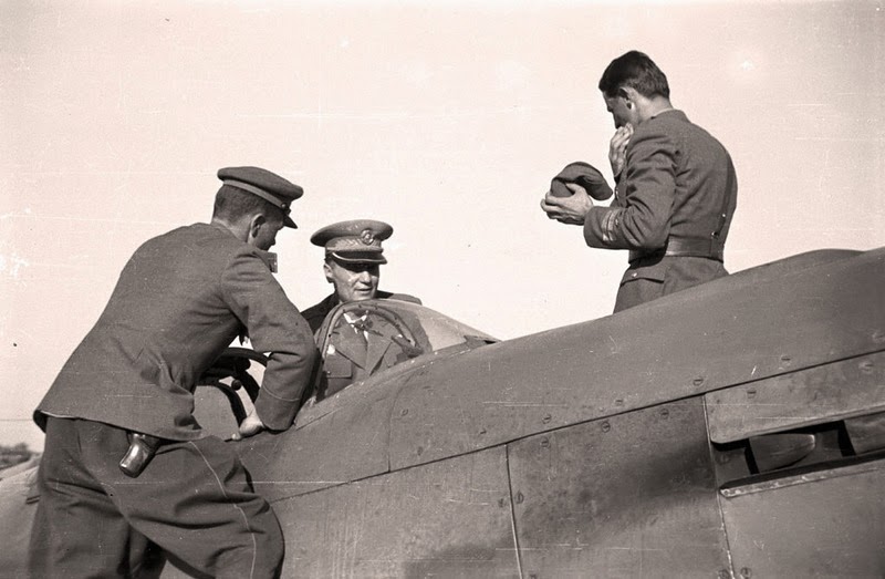 Historia y tecnología militar: Visita del mariscal Tito a una base ...