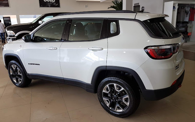 Jeep Compass Trailhawk: fotos e vídeo da versão básica