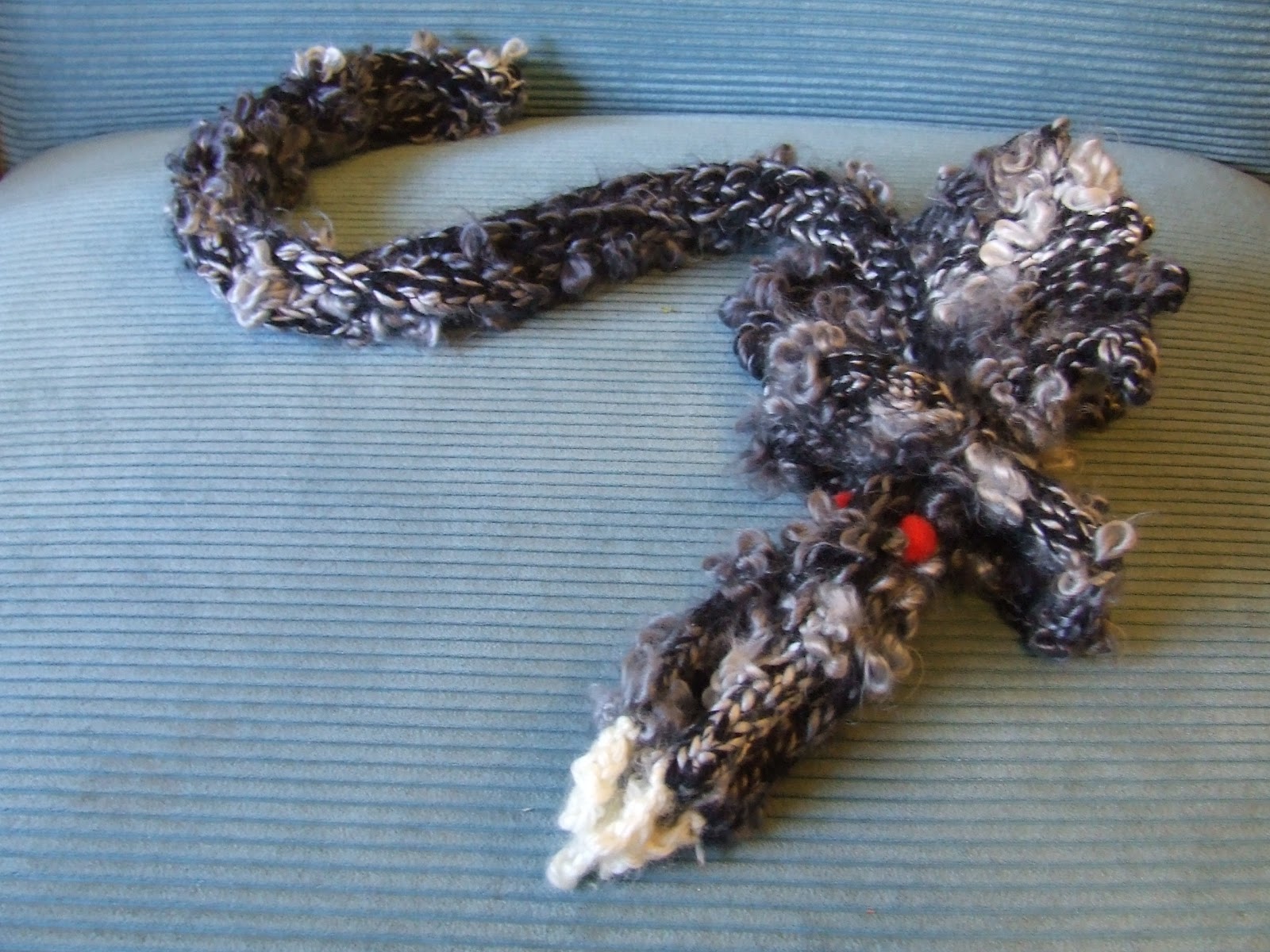 DELUSIONS OF GRANDEUR: CUDDLY STARGATE SYMBIOTE.