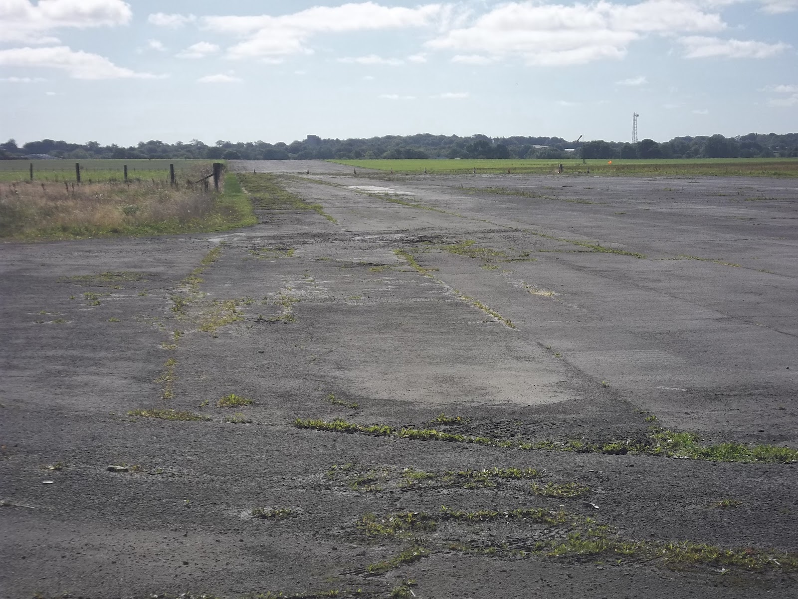 The Aviation Anorak is now called The Anoraks' Aerodrome and has now ...