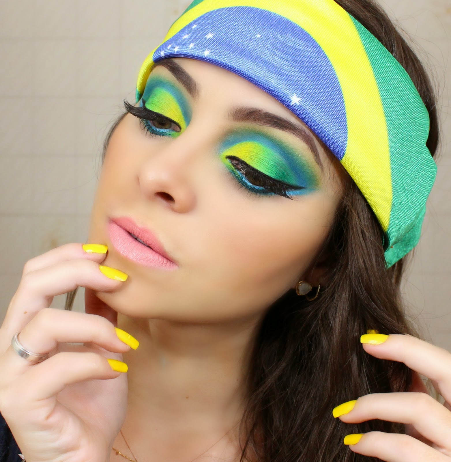 Um Sonho Criativo: Maquiagens do Brasil