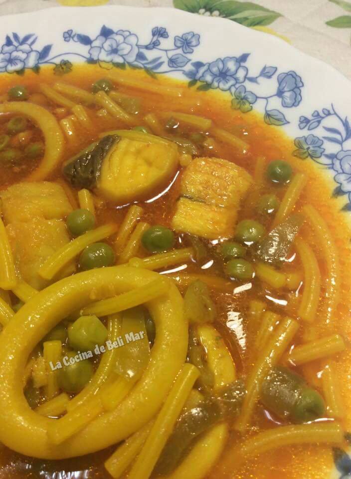 La Cocina de Beli Mar: CAZUELA DE FIDEOS CON CAZÓN Y CALAMARES