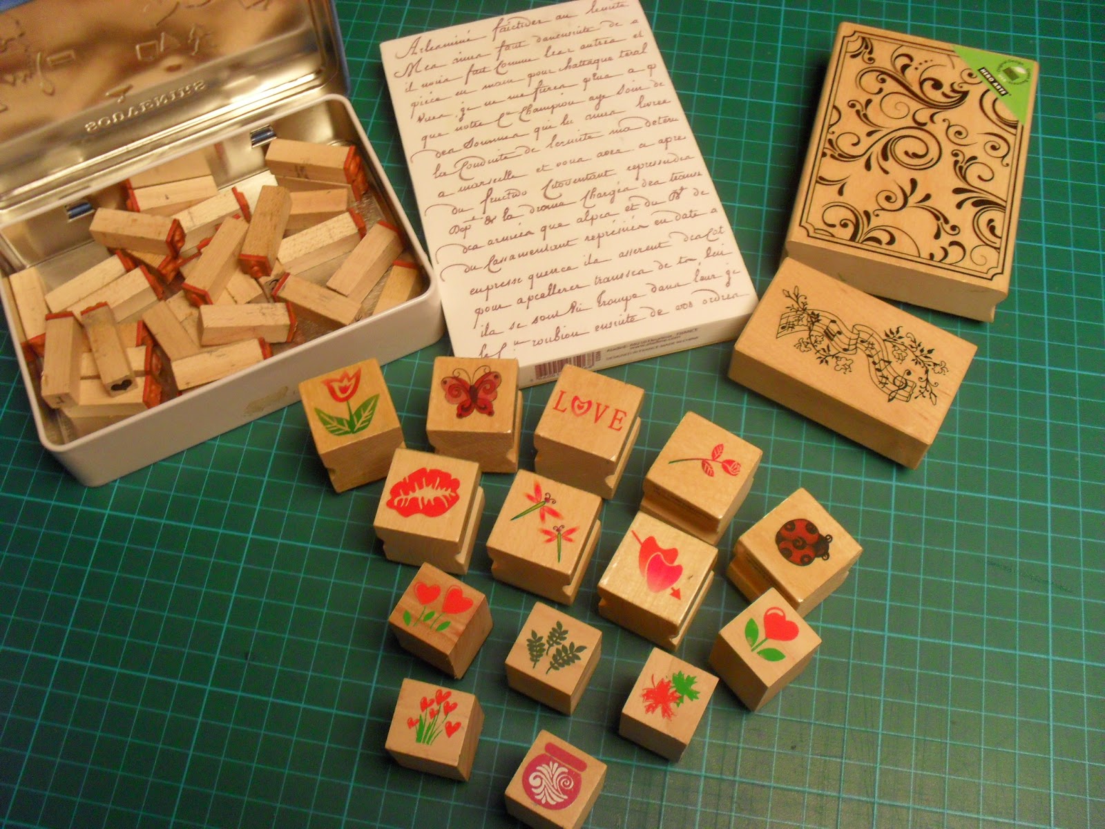 Crea scrapea y disfruta: Mi material de scrap.