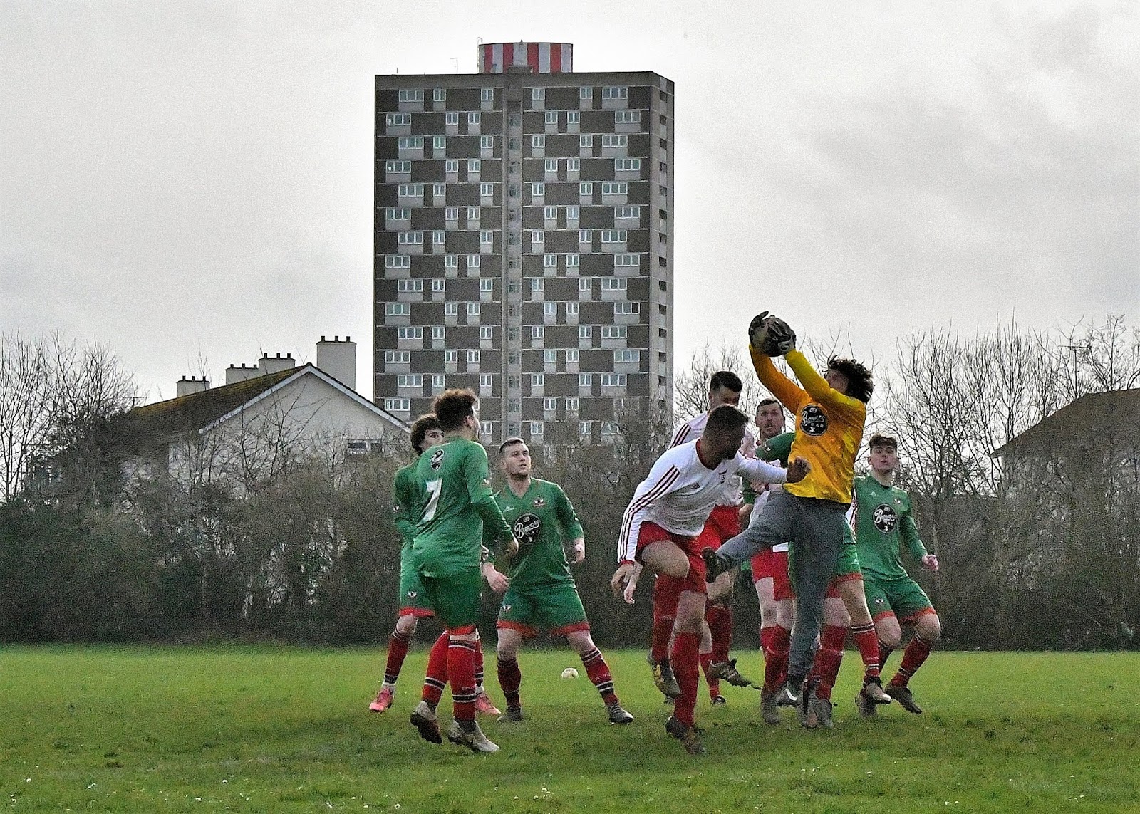 Hopping Around Hampshire: Testlands v Botley Village