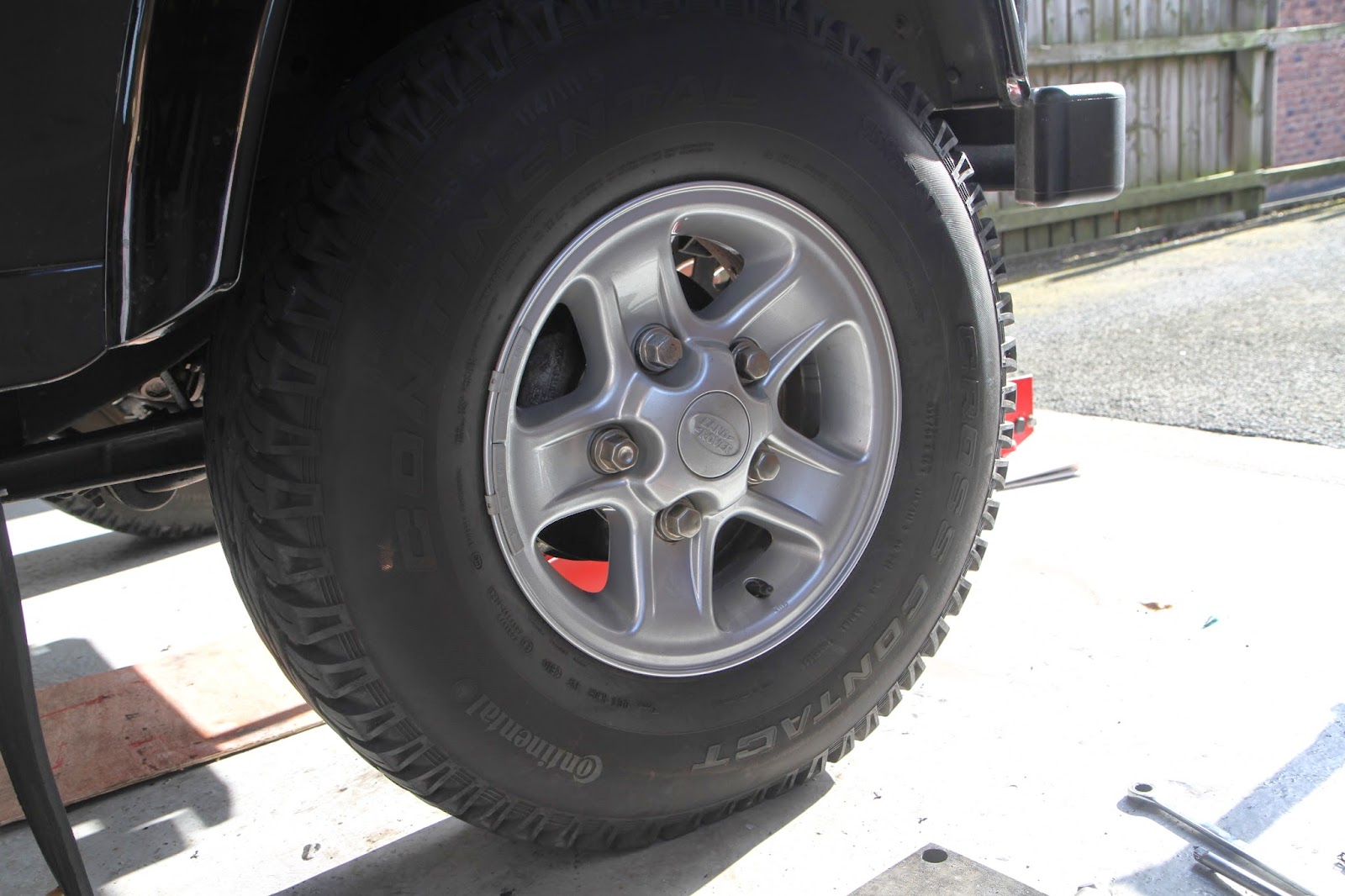 Defender 90 XS: Front hub seal replacement