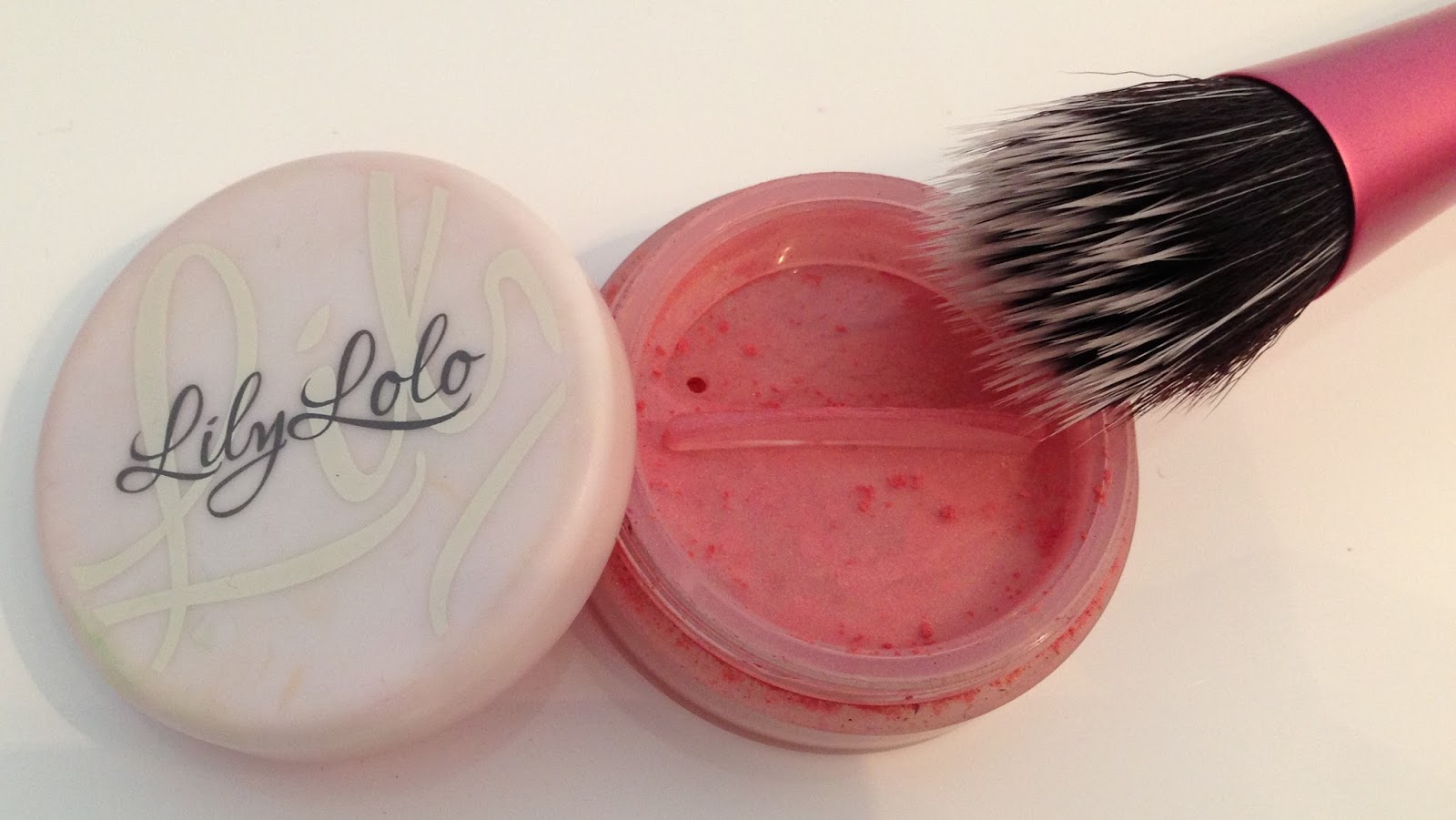 Ooh la la… le blush Lily Lolo / VENUS MAG