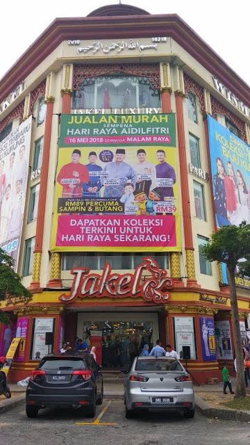 Bergaya di Pagi Syawal Dengan Koleksi Pakaian dari Jakel