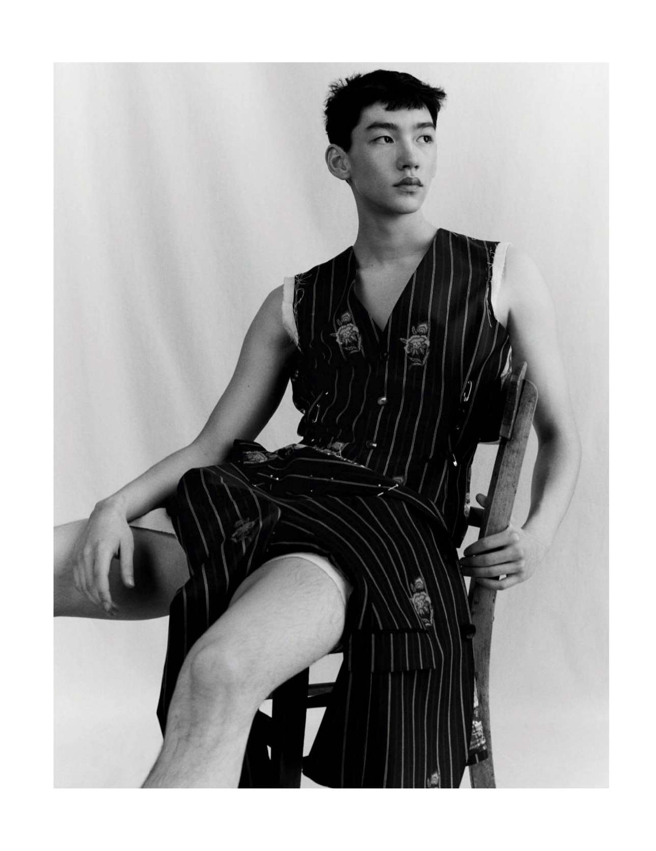 Amit Israeli captura la anatomía del movimiento para Vogue Hommes Paris