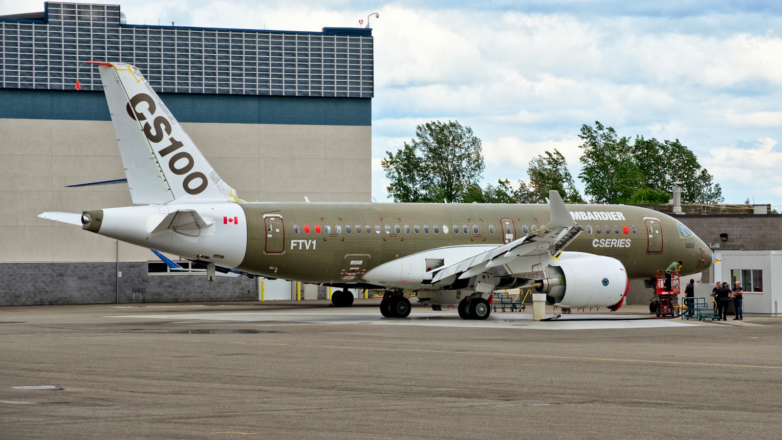 Aeroworld: First Flight of Bombardier CS100