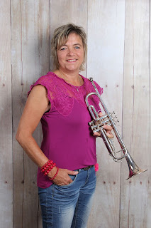 Vrouwenband Maanszat