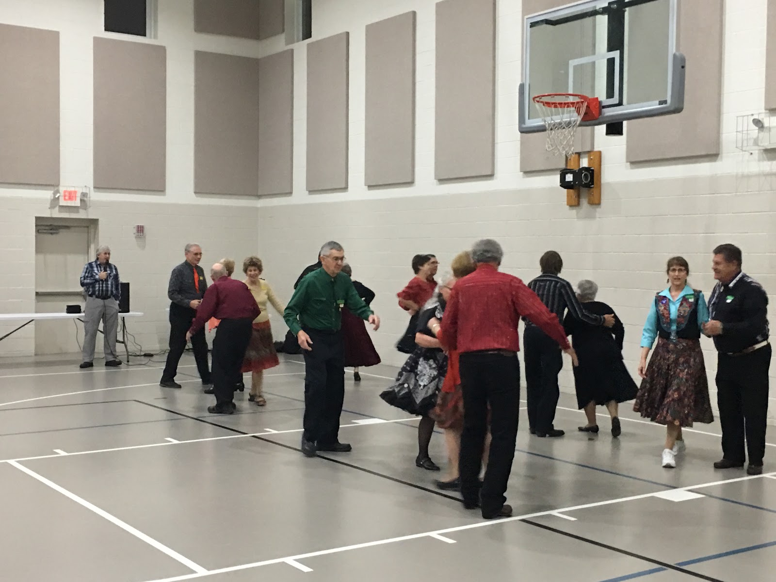 SWING THRU SQUARE DANCE CLUB: 04 JOE BRADSHAW SINGS/CALLS "IT'S ALL ...