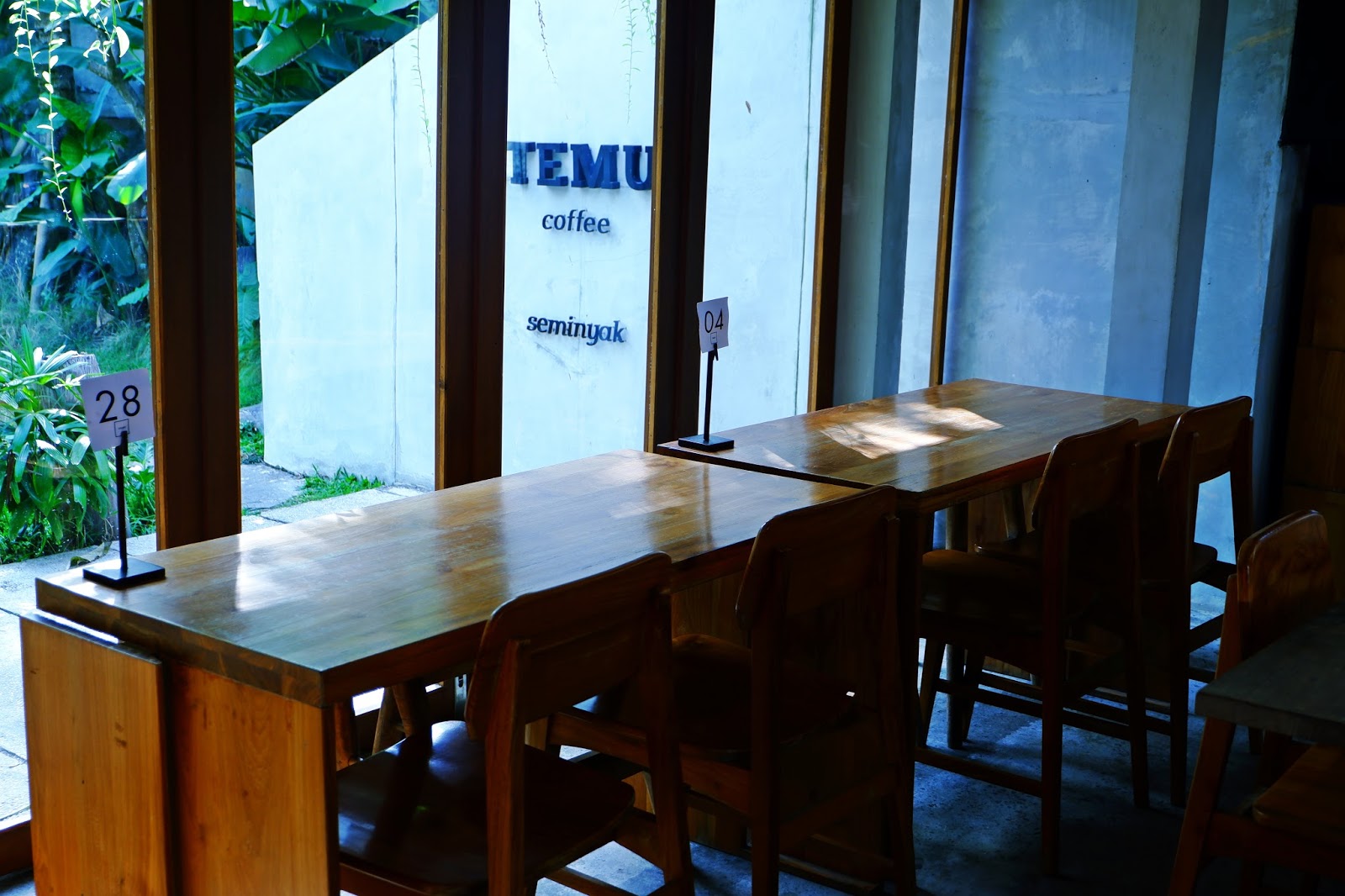 TITIK TEMU COFFEE, SEMINYAK, BALI - Icha Khairisa