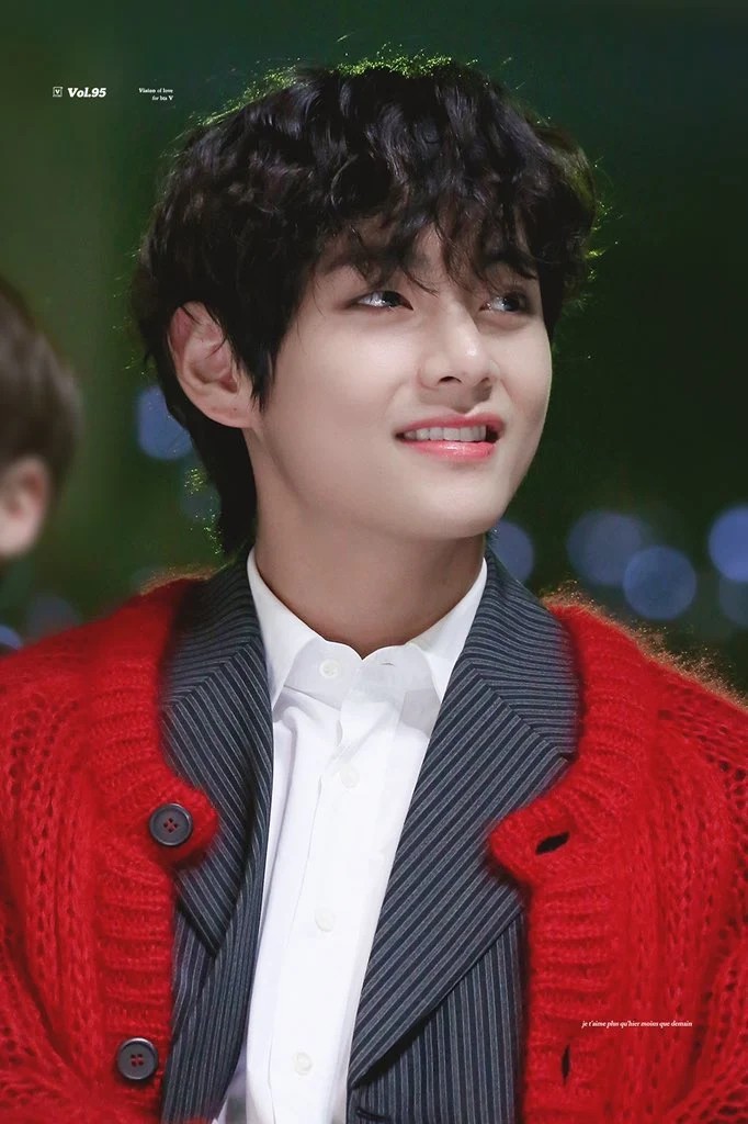 V BTS Berusaha Sembunyikan merek Lip Balm-nya, Tapi Stok Langsung Habis ...