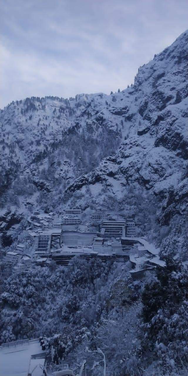 Snowfall at Mata Vaishno Devi Ji - Gumakkad