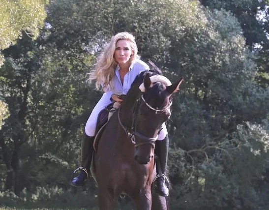 Ledina Çelo publishes the clip of the song "C'est la vie"