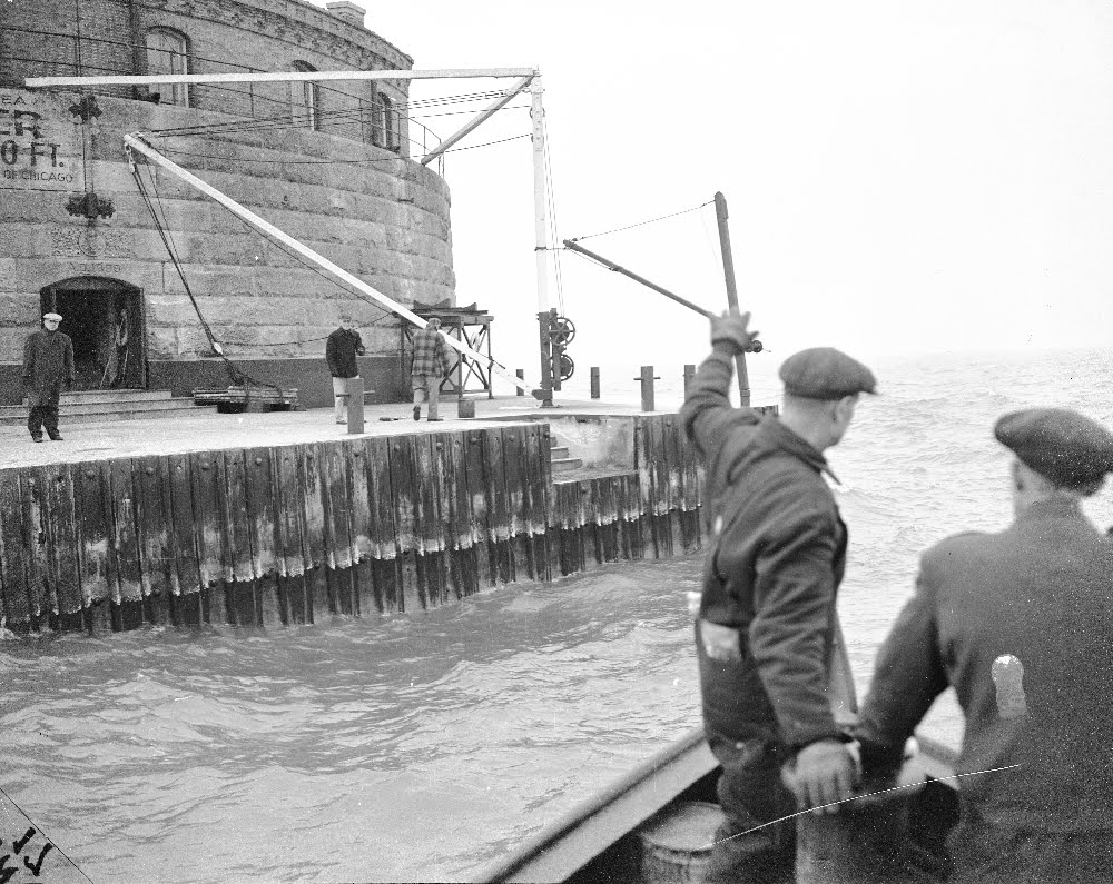 Uptown Chicago History: Crews Bringing Supplies to Wilson Avenue Crib, 1950