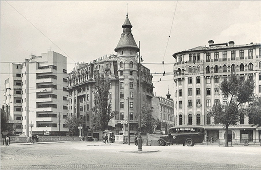 CONSUMATORII DE LOTUS: Bucurestiul interbelic