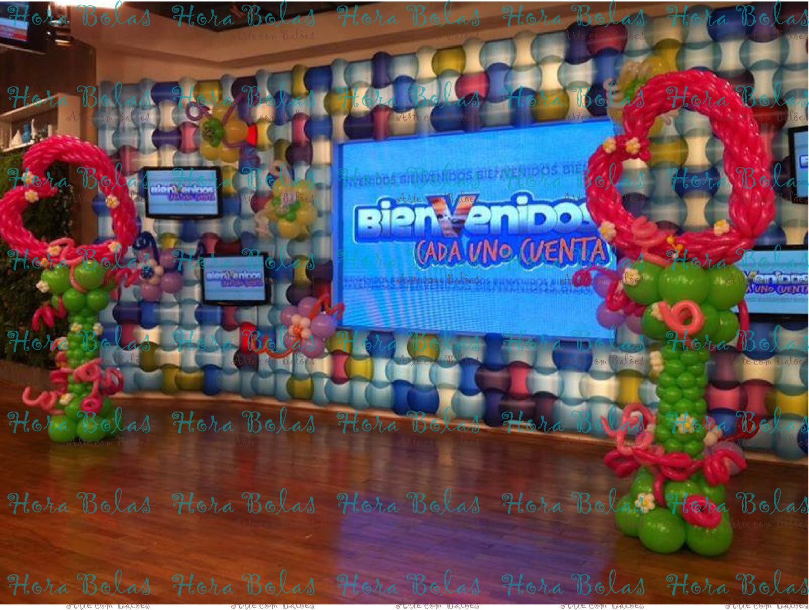 Hora Bolas - Arte com Balões: Pilares com Corações