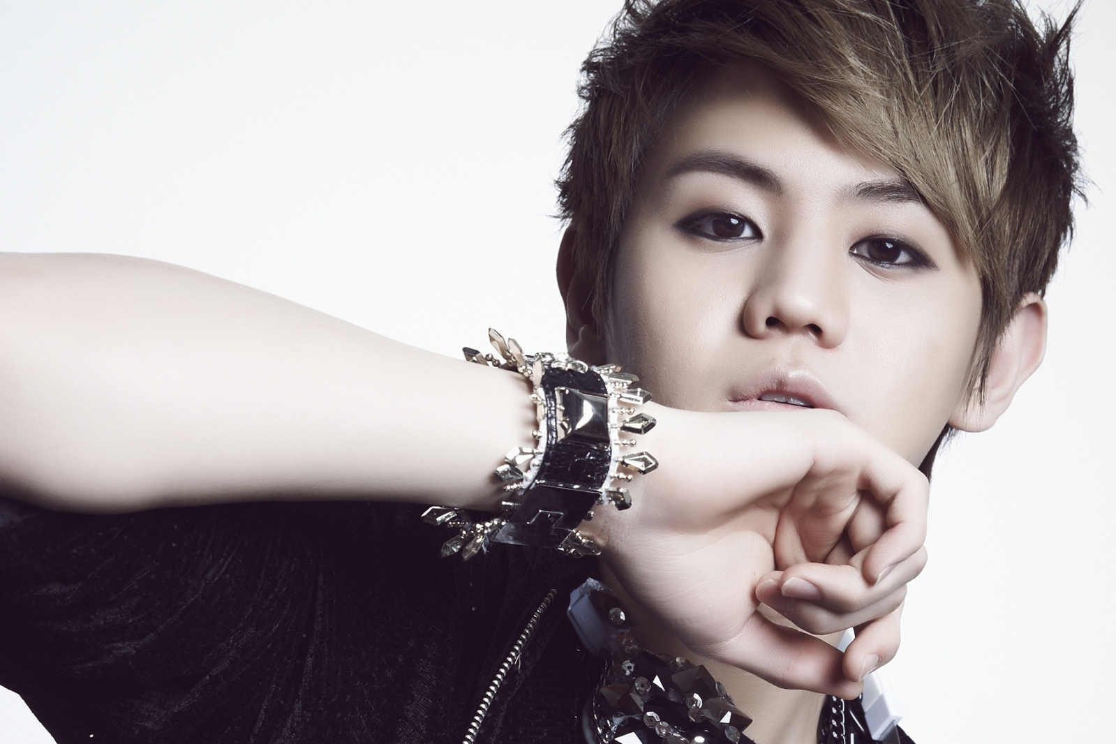 YoSeob (BEAST) revela estar inseguro quanto à apresentação de ‘Not Me ...