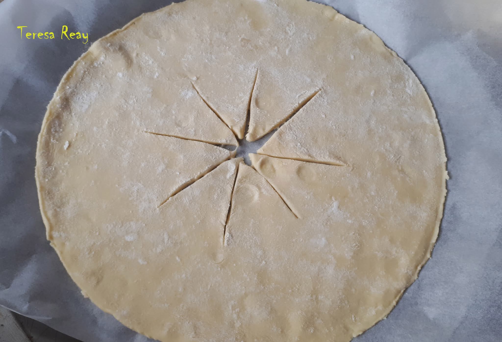 PROVENÇAL PUFF PASTRY CROWN