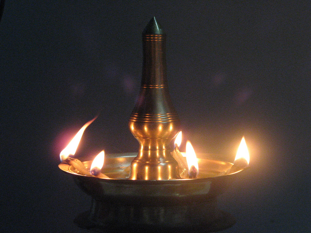 Through the Viewfinder: Vilakku