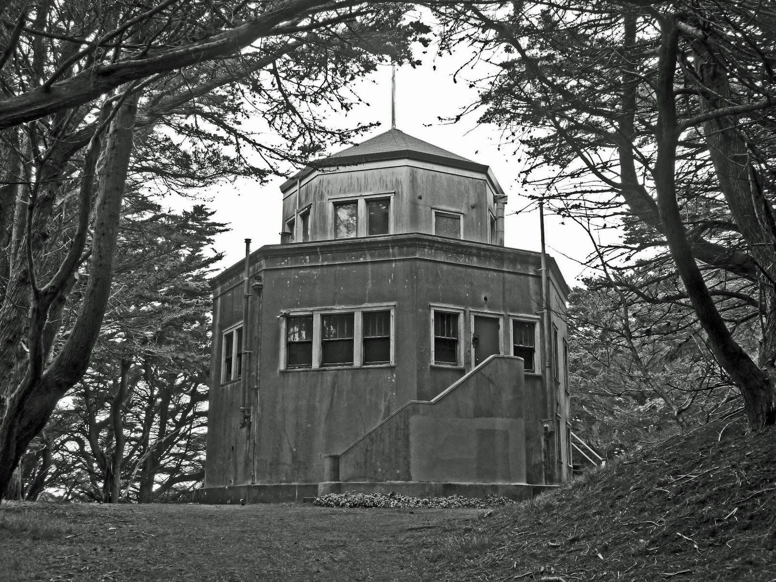 The Blue Elephant: Where is this octagonal building?