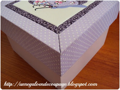 UN REGALO EN DECOUPAGE: CAJA CON PATCHWORK SIN AGUJA