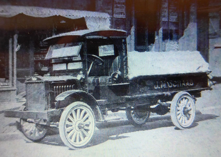 American Auto Emblems: VELIE TRUCK