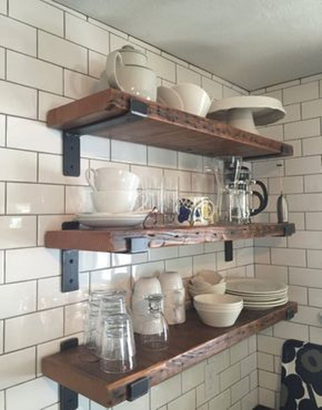 40+ Wonderful Industrial Kitchen Shelf Design Ideas To Organize Your ...