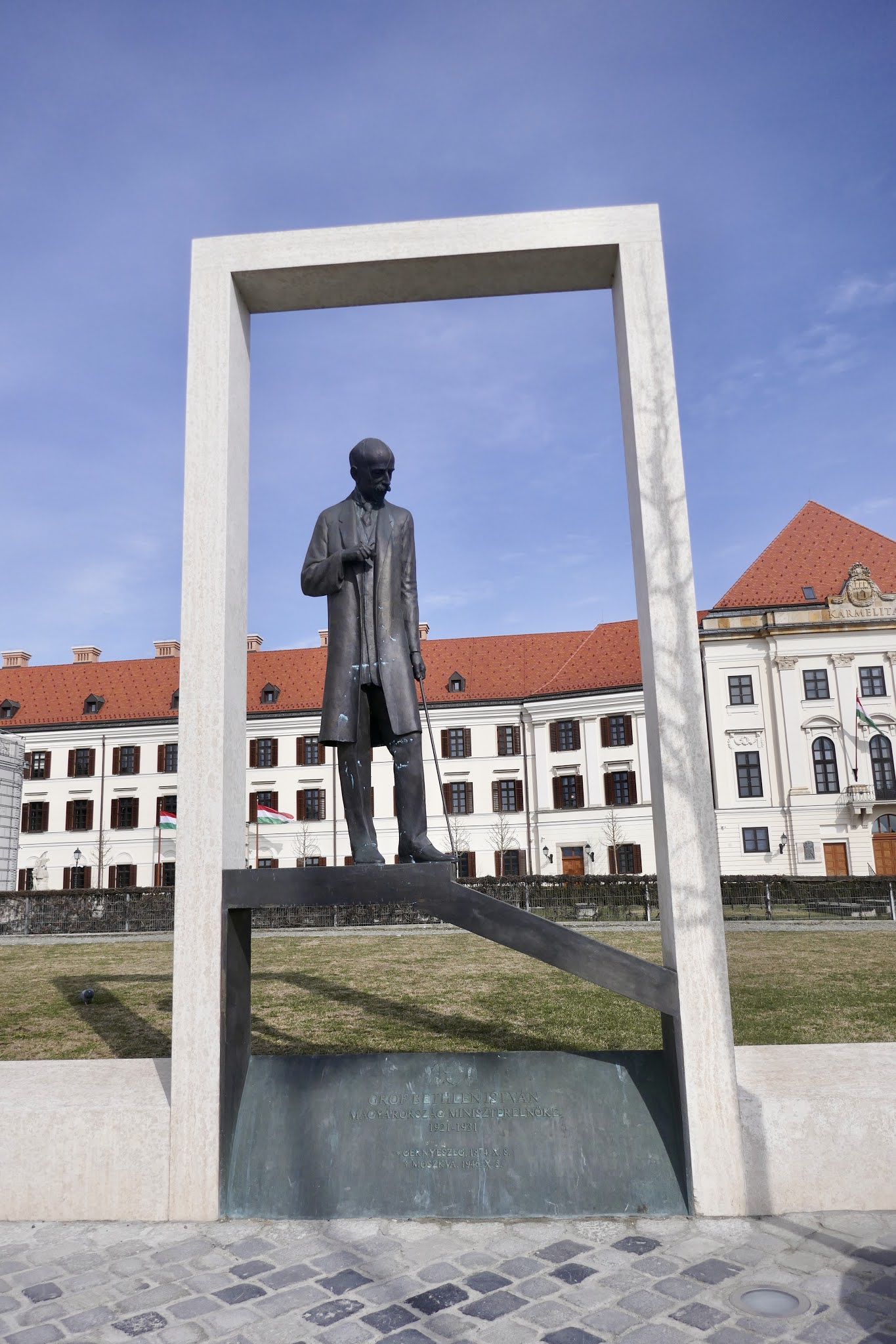 Statues and Stories: Count István Bethlen de Bethlen, Saint George ...