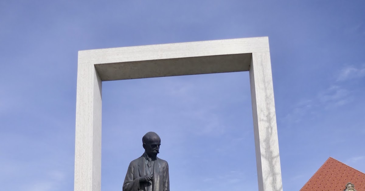 Statues and Stories: Count István Bethlen de Bethlen, Saint George ...