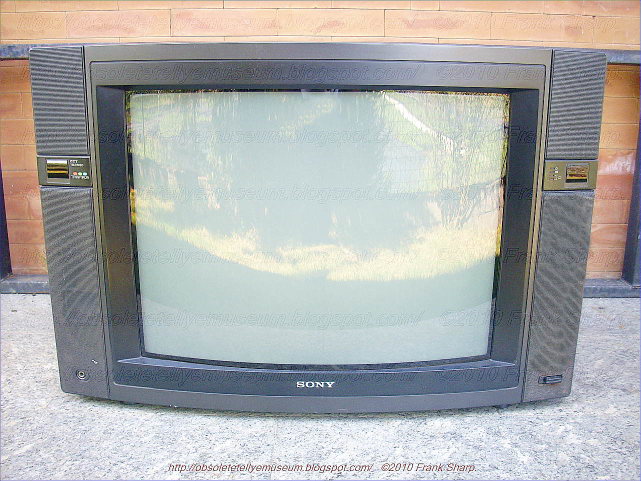 Obsolete Technology Tellye !: SONY KV-27XS TA YEAR 1985.