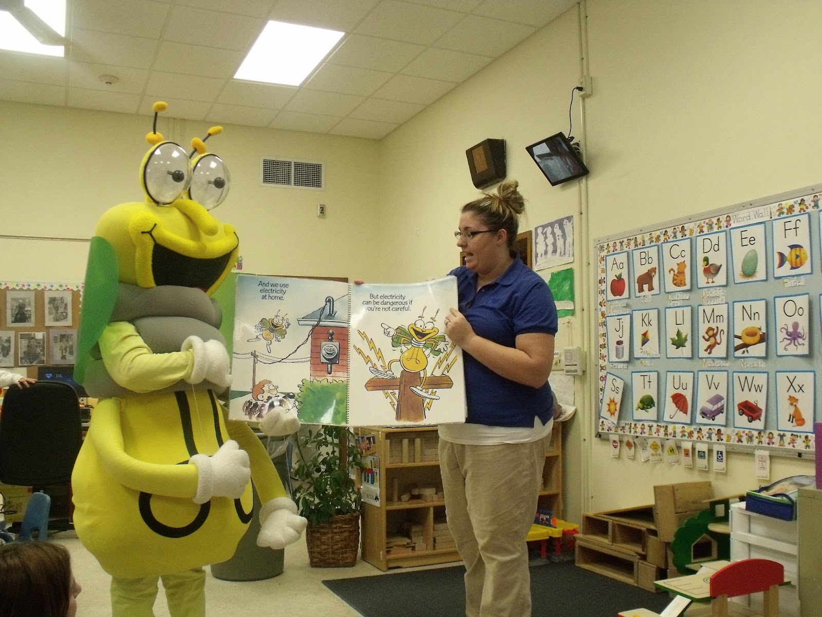 Children's Village Hayes: A Visit From Louie the Lightning Bug!