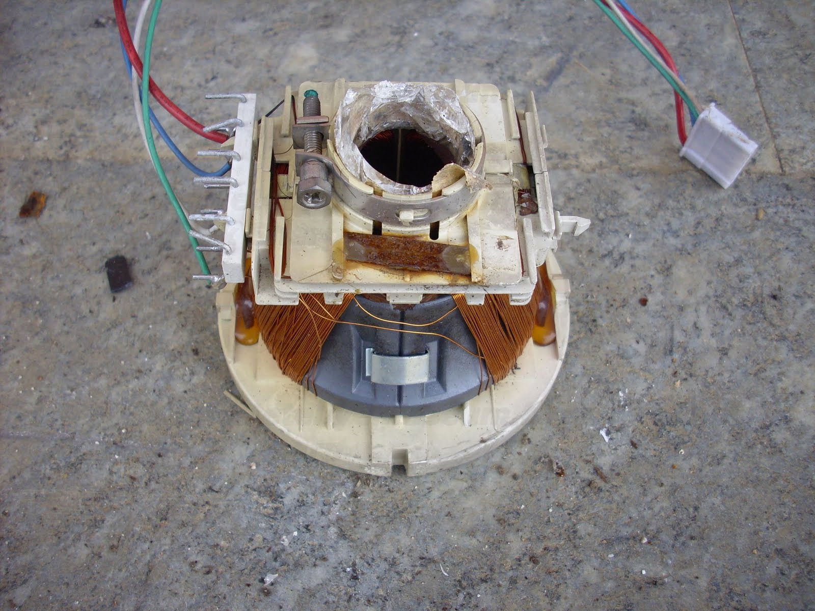 Obsolete Technology Tellye !: DEFLECTION COIL AND YOKE IN CRT PICTURE ...