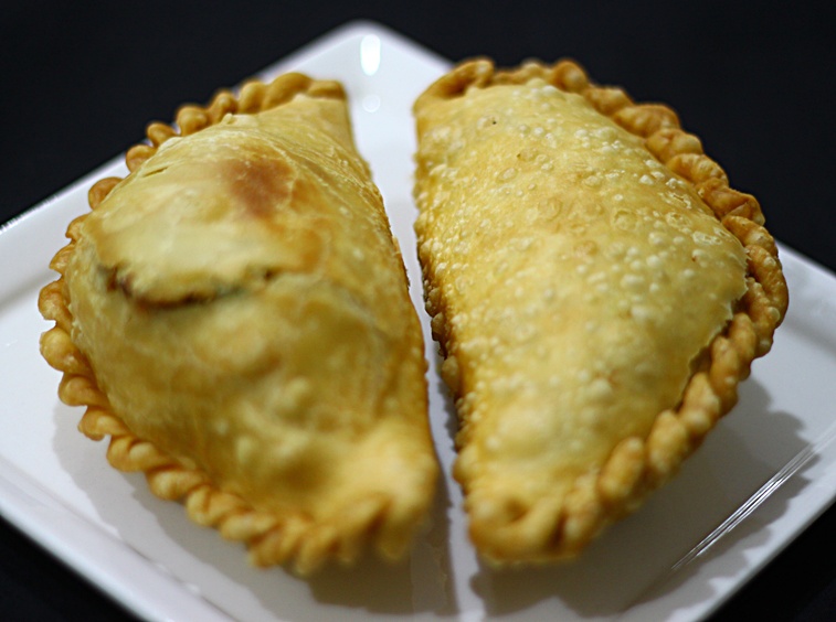 ME, MYSELF AND I: Karipap..karipap....karipap....