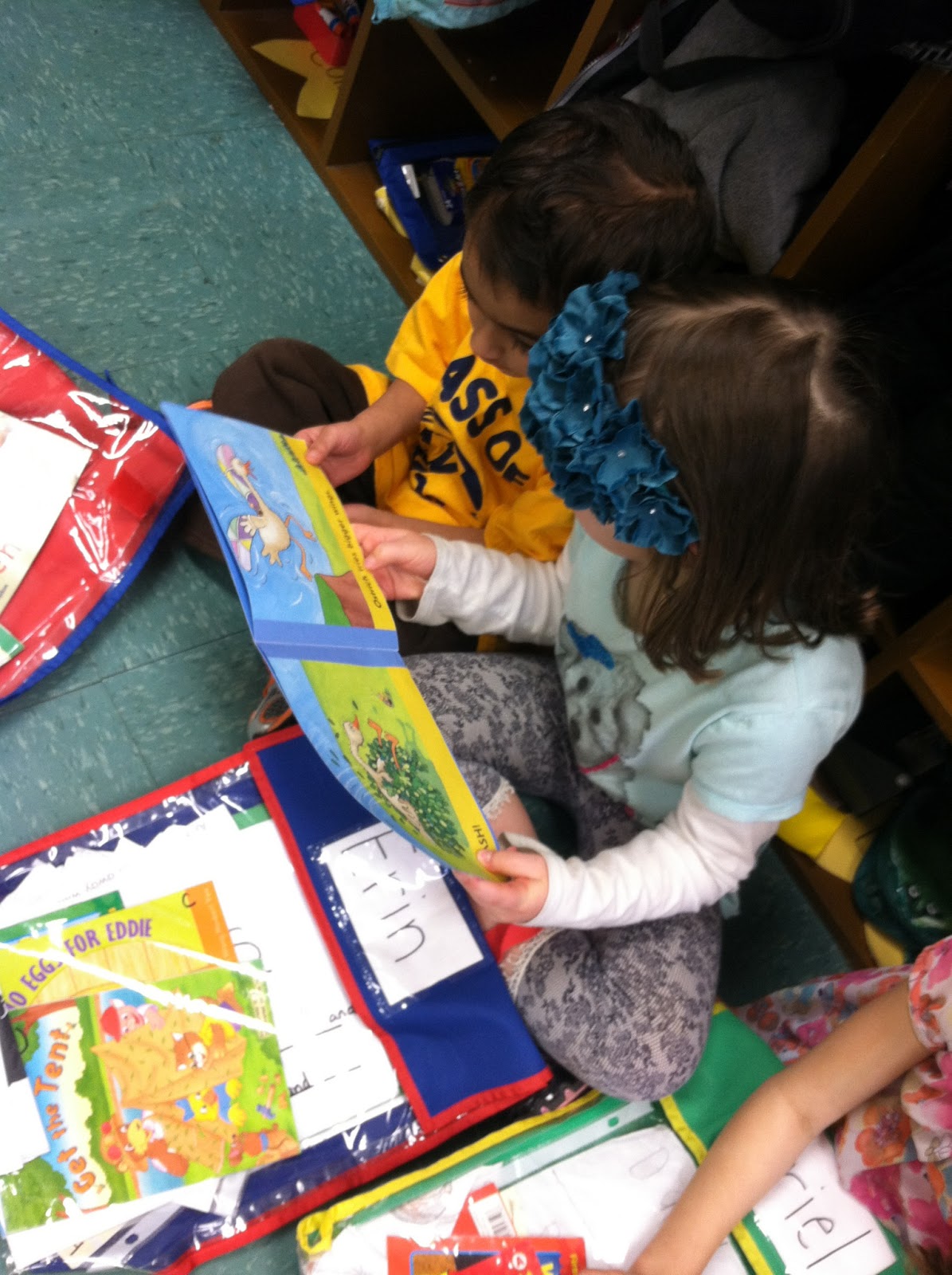 Mrs. Curry's Classroom Blog: Kindergarten Partner Reading
