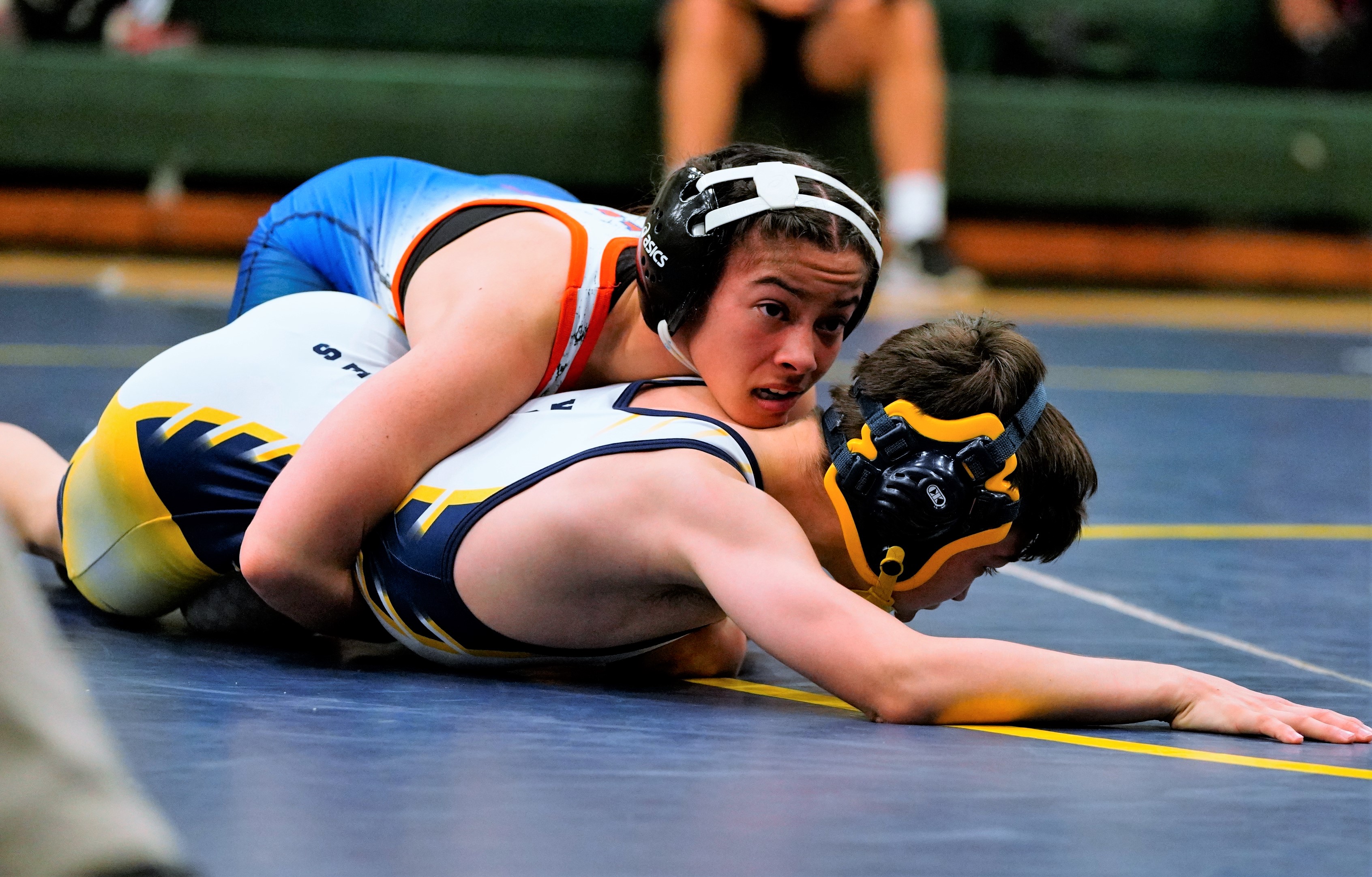 Men Wrestling Women: she defeats him in tough battle