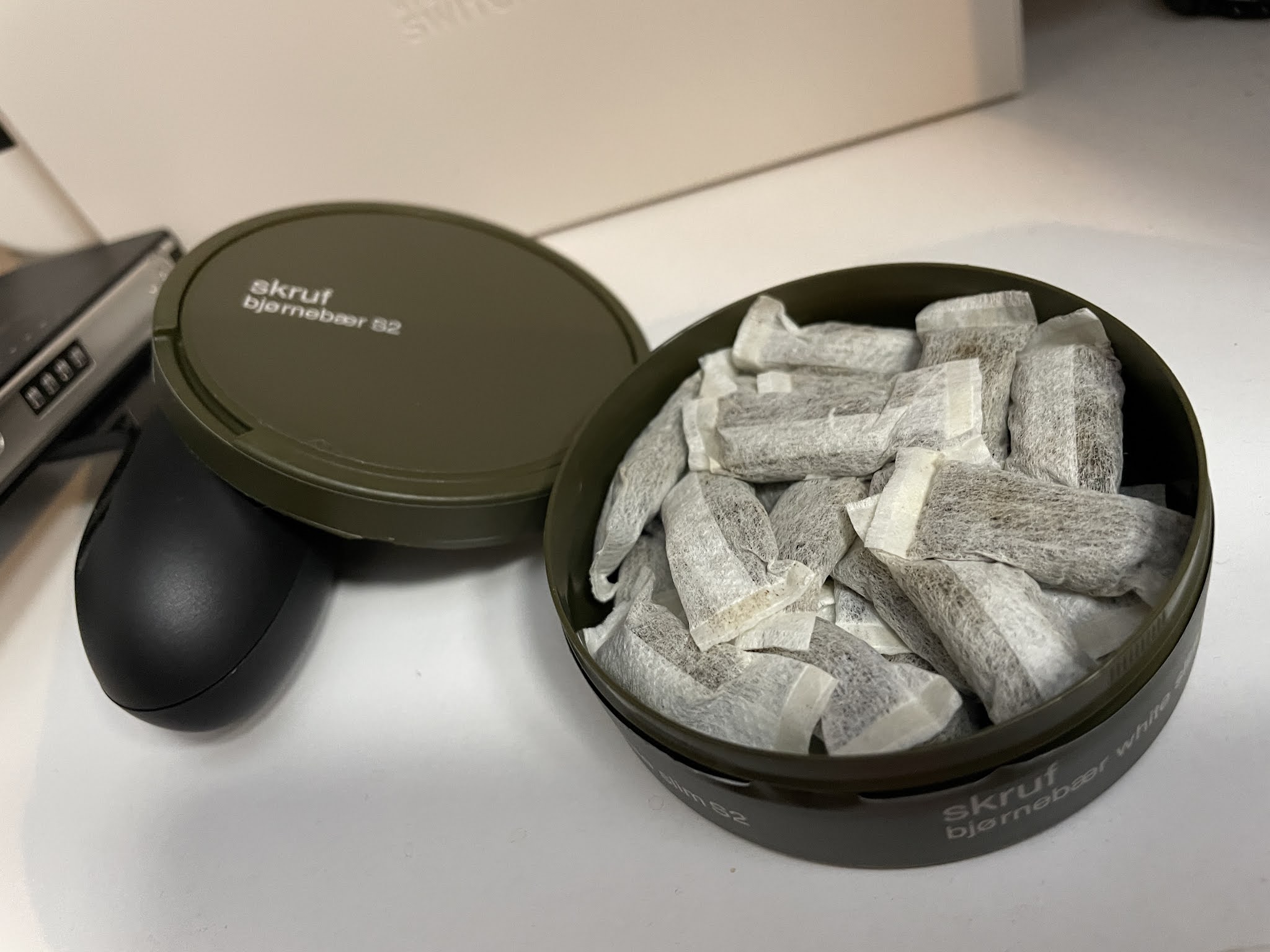 Skruf Bjørnebær S2 (Slim White Portion) Snus - Review. 18 October 2021.