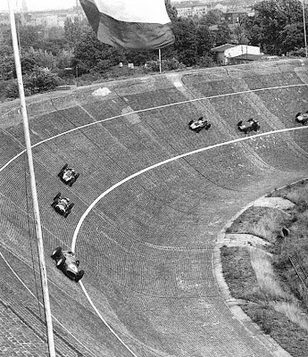 SILENT ECHOES: FORMULA 1 NOSTALGIA